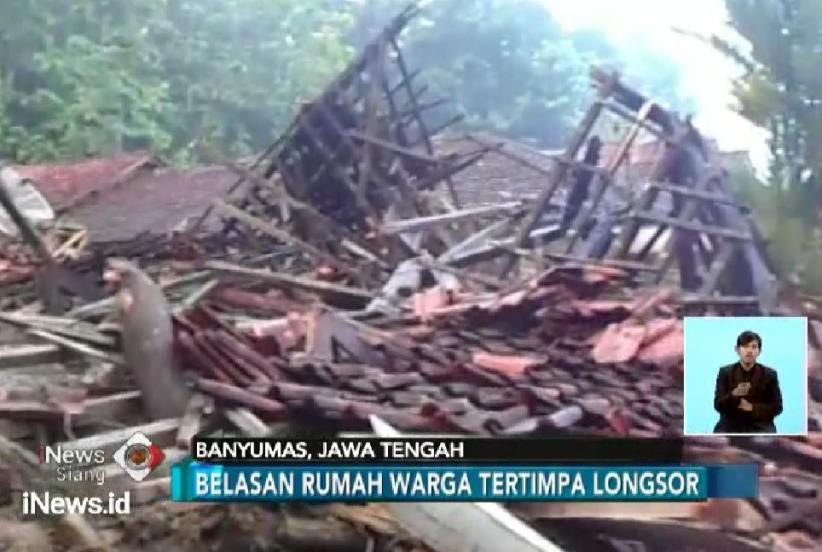 Belasan Rumah Hancur Terseret Tanah Longsor